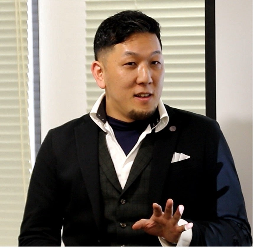 「AIとDXで、レガシー業界に変革を。」ZeptとCaixaが戦略的パートナーシップを締結